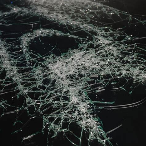Artist Draws Stunning Portraits Using Cracked Glass My Modern Met