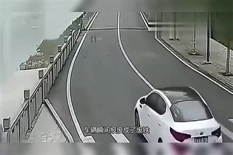 女司机油门当刹车直接冲河里监控记录全过程 刹车 油门 监控