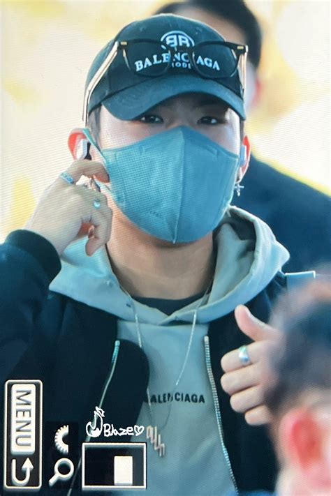 더쿠 모자 위에 안경 얹은거 좋다고