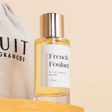 Patchi Chocolate Box 1kg And 30 White And Pink Roses Greater Cairo Flowrista