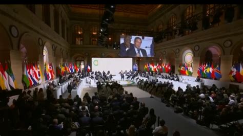 Ли Цян выступил с речью на саммите по Новому глобальному финансовому