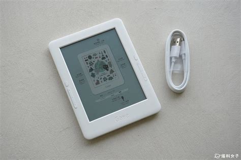 【開箱分享】hyread Gaze Mini C 彩色6吋電子書閱讀器：「開放式」系統可自由安裝電子書 App，還有窩窩動物曆！ 塔科女子