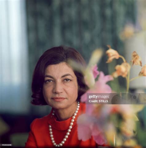 Portrait De La Princesse Ashraf Pahlavi Soeur Du Shah Diran Dans