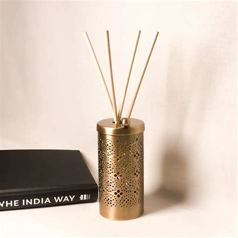 Cylindrical Manual Metal Aroma Diffuser At Best Price In Moradabad Id 2853367808148