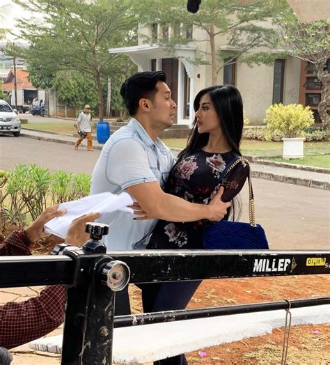 Sedang Disorot Potret Kedekatan Tania Ayu Dan Artis