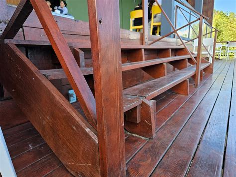 Deck Steps And Some Of The Rules For Spacing And Sizing Part II Dupont Deckspatios