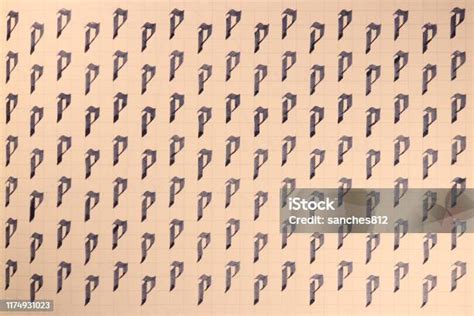 워크 시트를 작성하는 문자 연습 필기 기호 채우기 패턴입니다 서예 문자 P 학습 기술 종이 페이지 서예 문자 P 배경입니다 0