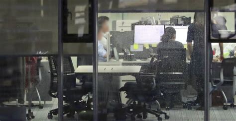 시도때도 없이 카톡 직장인 60 퇴근 후 업무 연락 시달려 아주경제