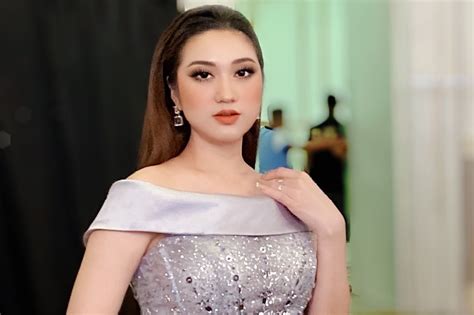 Cao Mỹ Kim Chấm Thi Người Mẫu Cùng Nsnd Việt Anh