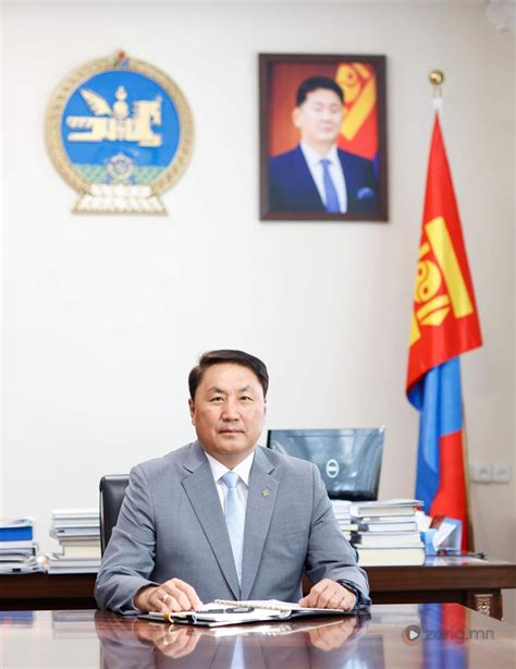Батлан хамгаалахын сайд Г Сайханбаяр мэндчилгээ дэвшүүллээ