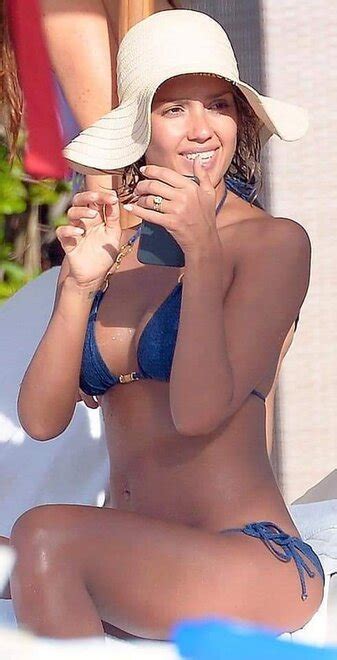 Jessica Marie Alba Jessica Alba Smiling In A Blue Bikini Porn Pic