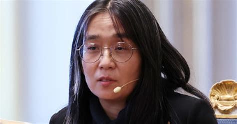 한강 작가 노벨상 수상순간 치지직 생중계로 함께 축하해요