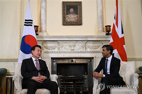 韩英领导人会晤 韩联社