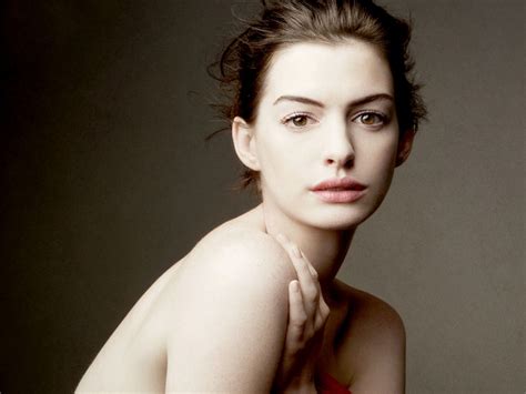 Anne Hathaway Headshot