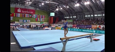 周雅琴新赛季首秀 2025国际体联体操单项世界杯科特布斯站夺冠时刻红网