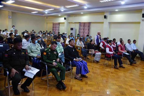 နိုင်ငံတော်စီမံအုပ်ချုပ်ရေးကောင်စီအဖွဲ့ဝင်များနှင့် ပြည်ထောင်စုဝန်ကြီးမ