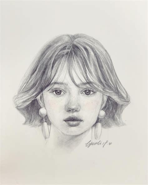 연필 인물화걍 마무리 날이 너무 좋아서 집중력 떨어짐🤪 드로잉 일러스트 수채화 연필일러스트 스케치 인물화 연필그림 손그림 Drawing