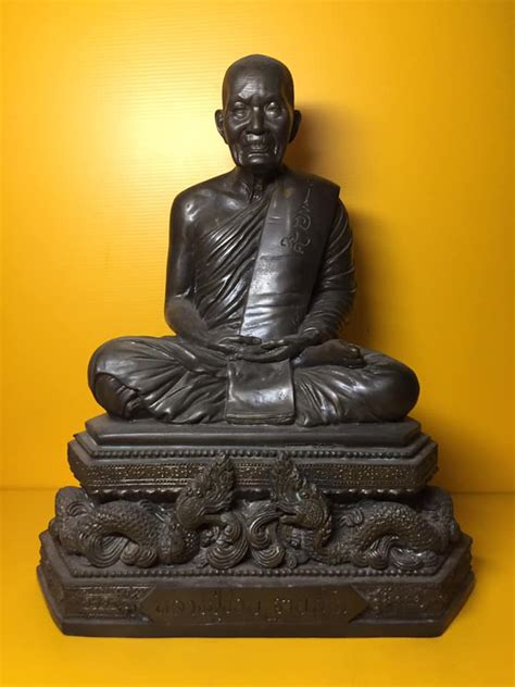 พระคุณเจ้าหลวงปู่ชอบ ฐานสโม และพระคณาจารย์เมืองเลย ขออนุญาติพี่แอดมิน เปิดพระบูชาหลวงปู่ชอบ