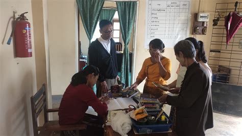 လဲချားတွင် ဌာနဆိုင်ရာရုံးများသို့ စာအုပ်၊ စာစောင်များ ကွင်းဆင်းငှားရမ်းပေး Information And