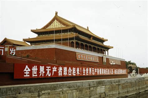 朱韵和 On Twitter 故国旧影4th 天安门，北京，1973年摄。