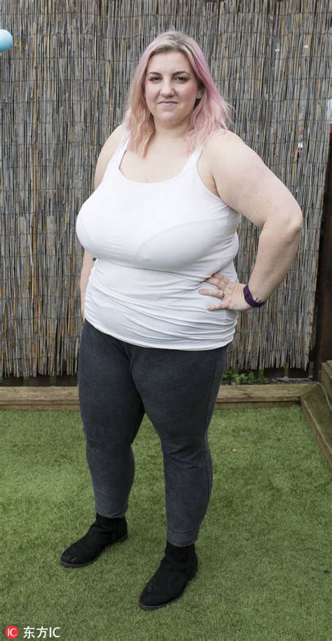 英国40kk罩杯巨乳妈妈：喂奶怕宝宝窒息手机凤凰网