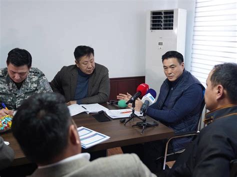 Улсын нөөцөөс зам даваа гаргахад шаардлагатай авто грейдерийг олгохоор боллоо