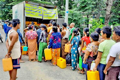 မြန်မာနိုင်ငံ ဆီကုန်သည်နှင့် ဆီလုပ်ငန်းရှင်များအသင်းက ပွင့်ဖြူမြို့နယ်ရှိ ဒေသခံပြည်သူများအား