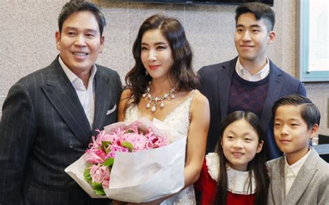 신세계 정용진 아들 정해찬 근황 나이 군대 프로필 어머니