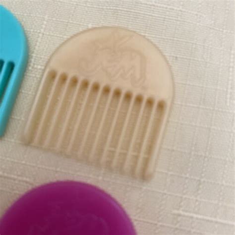 4 Vintage 1980s Jem Doll Combs 4563416033