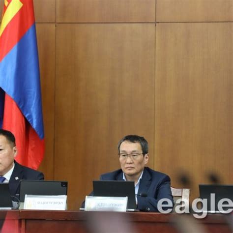 АН ын бүлэг Ерөнхий сайд Л Оюун Эрдэнийг уучлал гуйтал байнгын хороод чуулганы хуралдаанаас