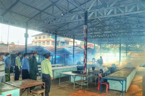 မိုင်းဖြတ်မြို့နယ် မြို့မ စျေး၌ သွေးလွန်တုပ် ကွေး ရောဂါကြိုတင်ကာကွယ် ရေး ခြင် ဆေးဖျန်းခြင်း ပူး