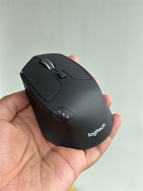 Logitech M720 Mouse With Dongle Receiver Mint Condition Computers And Tech Parts And Accessories