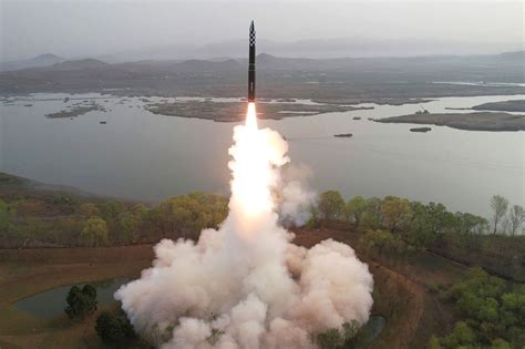 북한리뷰 북한 김정은 헌법 대한민국 제1적대국 불변의 주적 주장