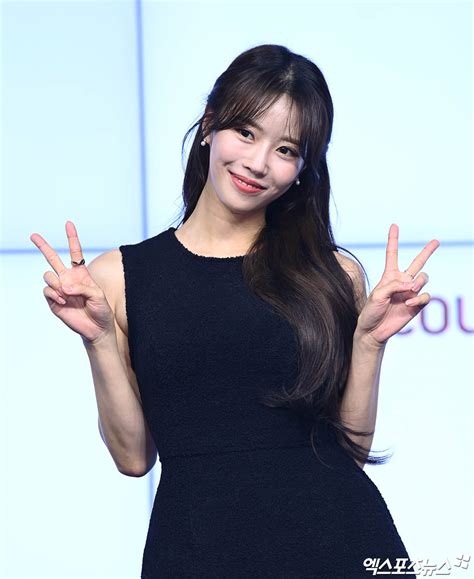 이미주 귀엽게 브이 엑 s HD포토