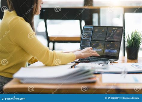 Advisor Financial Business Analytics Woman Analyzing Data Charts