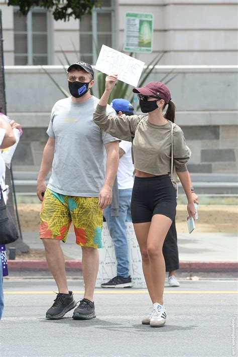 Emily Ratajkowski Emrata Nude The Fappening Photo 1142446