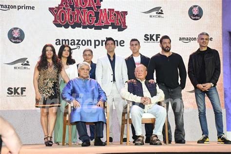Salman Khan Farhan Akhtar Zoya Akhtar Salim Khan And Javed Akhtar