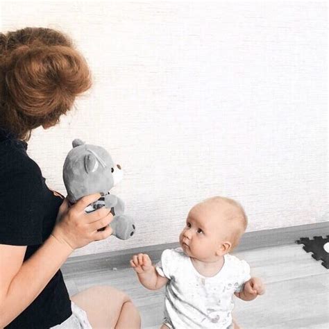 Stylish Mom Rudchenko Ладно если человека всё устраивает Живёт от зарплаты до зарплаты