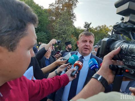 Министърът на отбраната Красимир Каракачанов Няма модерна държава без модерна армия СНИМКИ