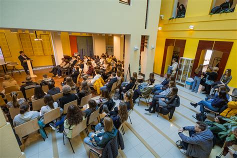 Szegedi Tudományegyetem Teltházas Nyílt Nap A Gtk N új Dékán Töretlen Népszerűség