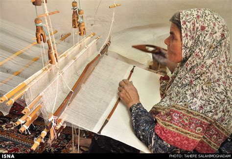 راه اندازی یک کارگاه کرباس بافی در خور و بیابانک ایسنا