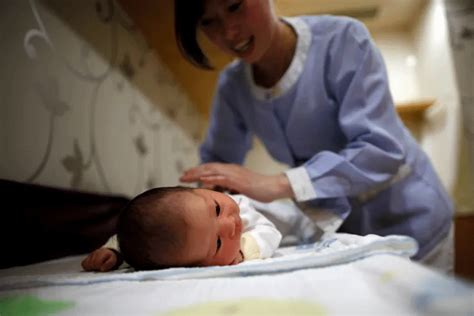 චීනයේ බොහෝ රෝහල් වල ප්‍රසව හා නාරිවේද වෛද්‍ය සේවා සැපයීම නතර කෙරේ Outbound Today Latest