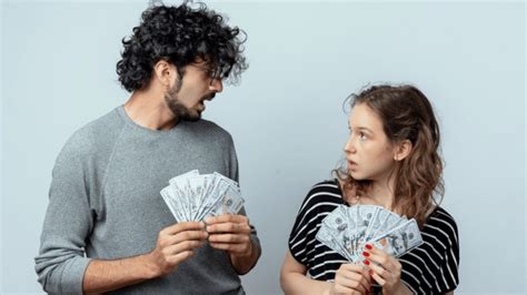 Чотирьом знакам Зодіаку сьогодні не слід розкидатися грошима Читайте на Ukr Net