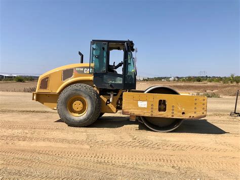 Cilindru Compactor Caterpillar Cs76b An 2018 Lander Utilaje