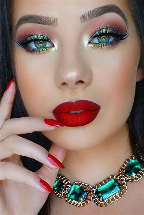 48 Red Lipstick Looks Get Ready For A New Kind Of Magic Christmas Makeup Look Gorgeous
