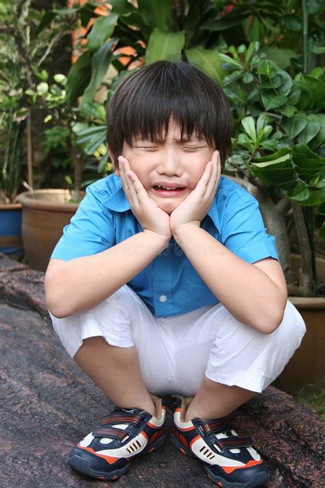 12 833 Squatting стоковые фото бесплатные и стоковые фото Rf от Dreamstime