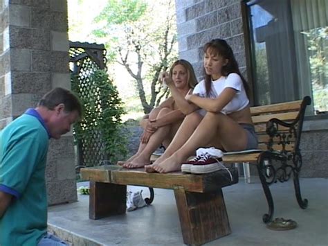 Catching Thief Licking Boots And Getting Trampled