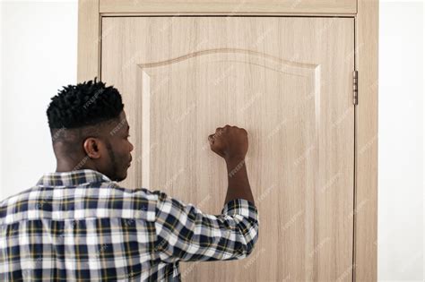 Man Knocking