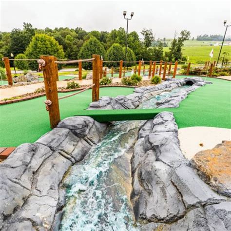 10 Captivating Mini Golf Course Theme Ideas