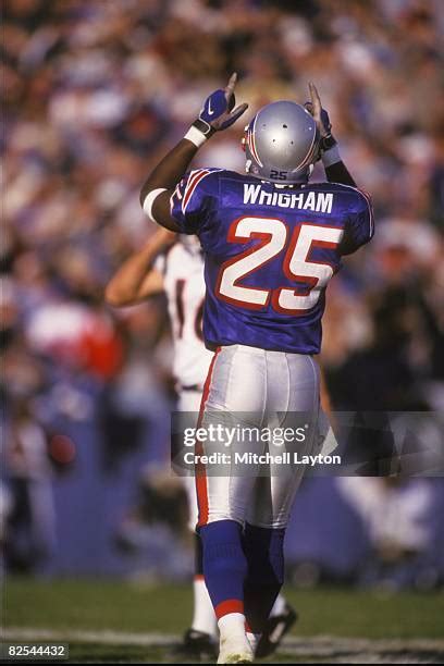 37 New England Patriots Larry Whigham Photos And High Res Pictures Getty Images